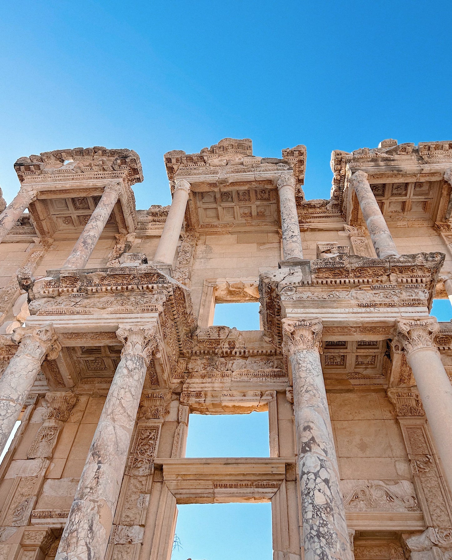 Efes Antik Kent – Mah Roc